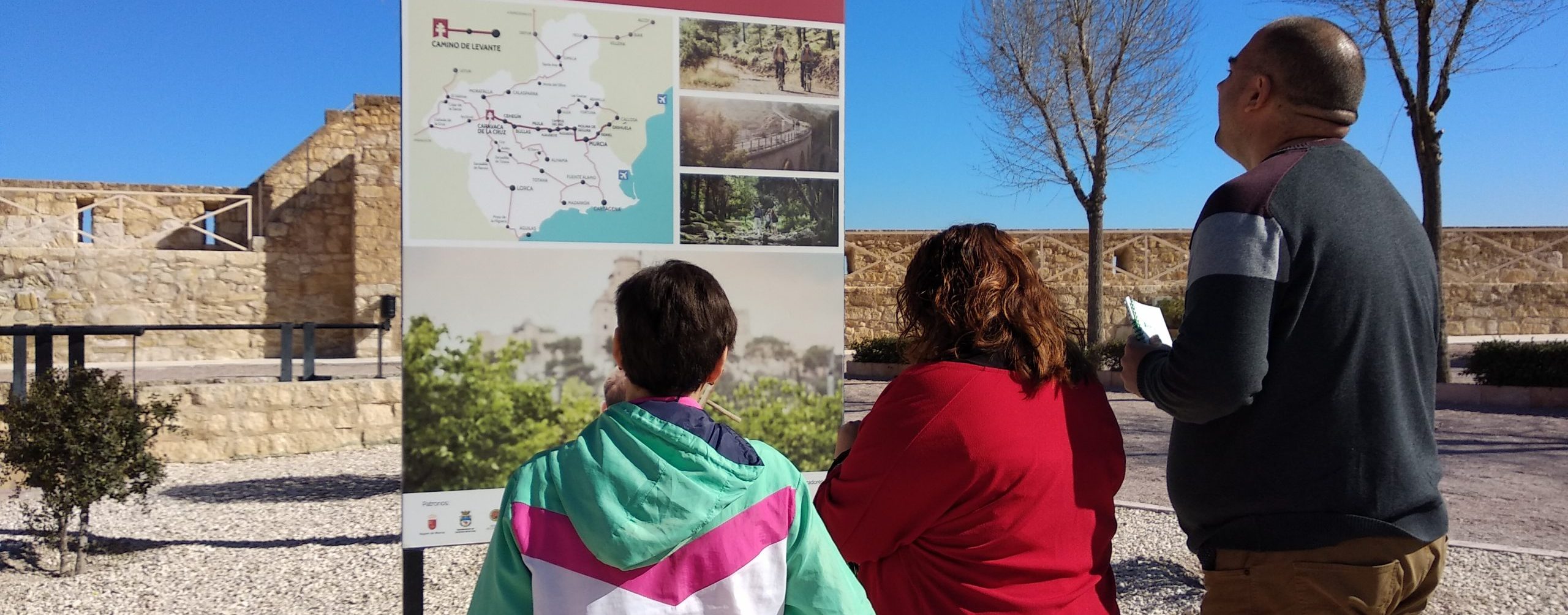 APCOM PRESENTA UN PROYECTO DE CULTURA ACCESIBLE CON CÓDIGOS NAVILENS EN EL SANTUARIO DE LA VERA ...